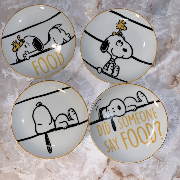 Peanuts | Dining | Peanuts Set Of Four Assorted Appetizers Plates ...